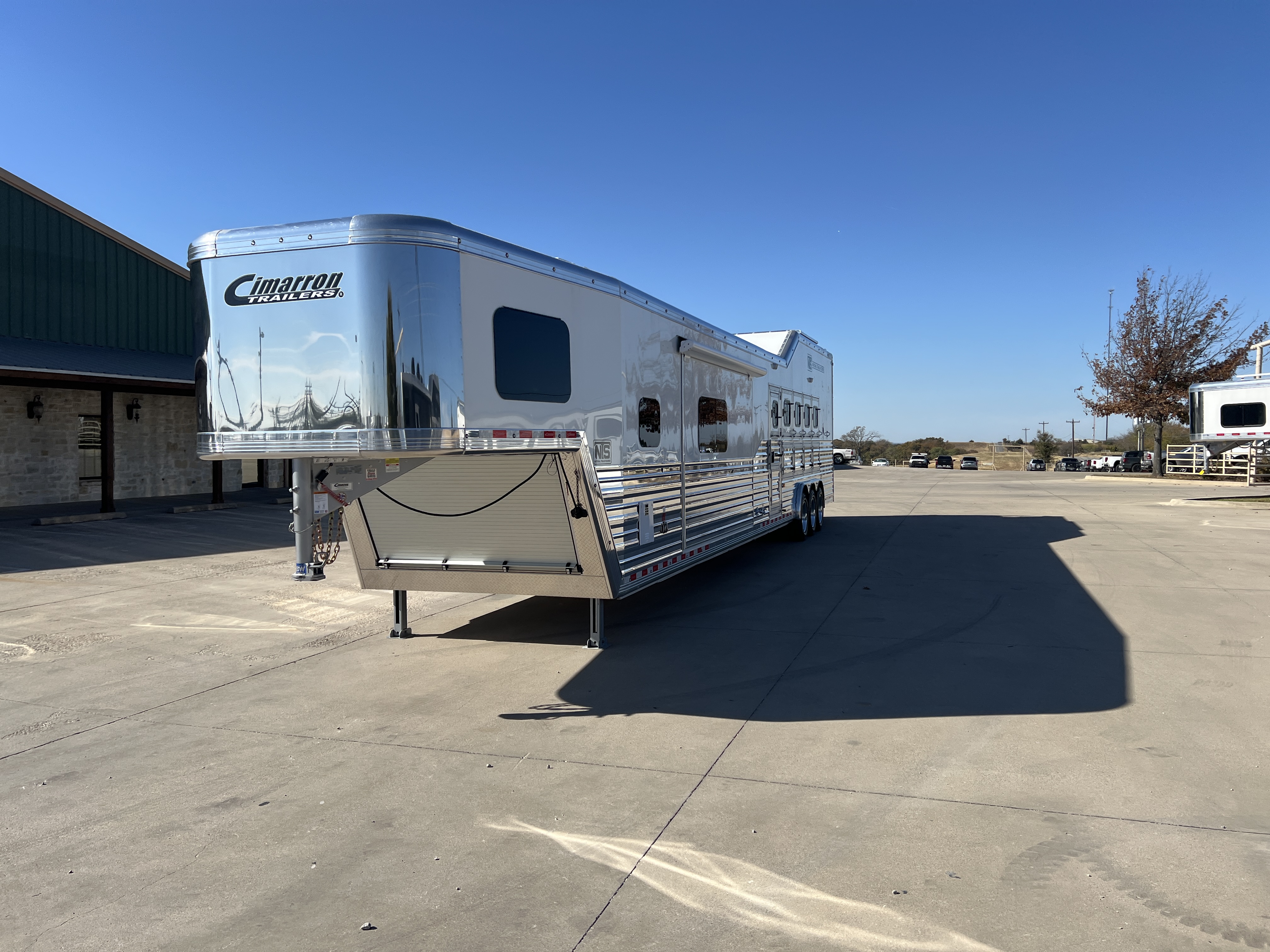 2026-Cimarron-5-Horse-Side-Load-with-19’3″-Outlaw-Conversions-39490 ...